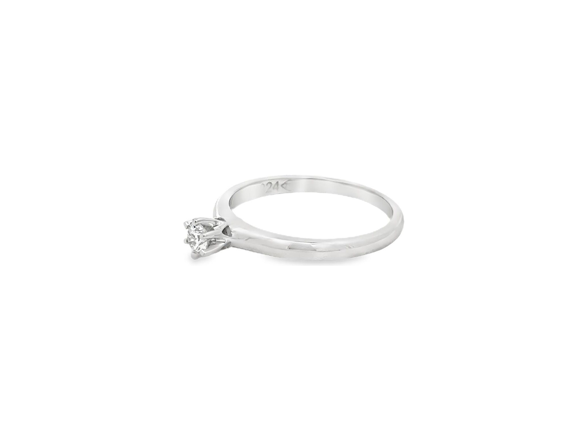 18K White Gold Classic Solitaire Ring with Natural Round Diamond in 6 ...